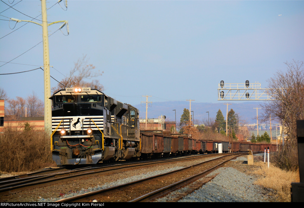 NS 1034 61Z Slab Train